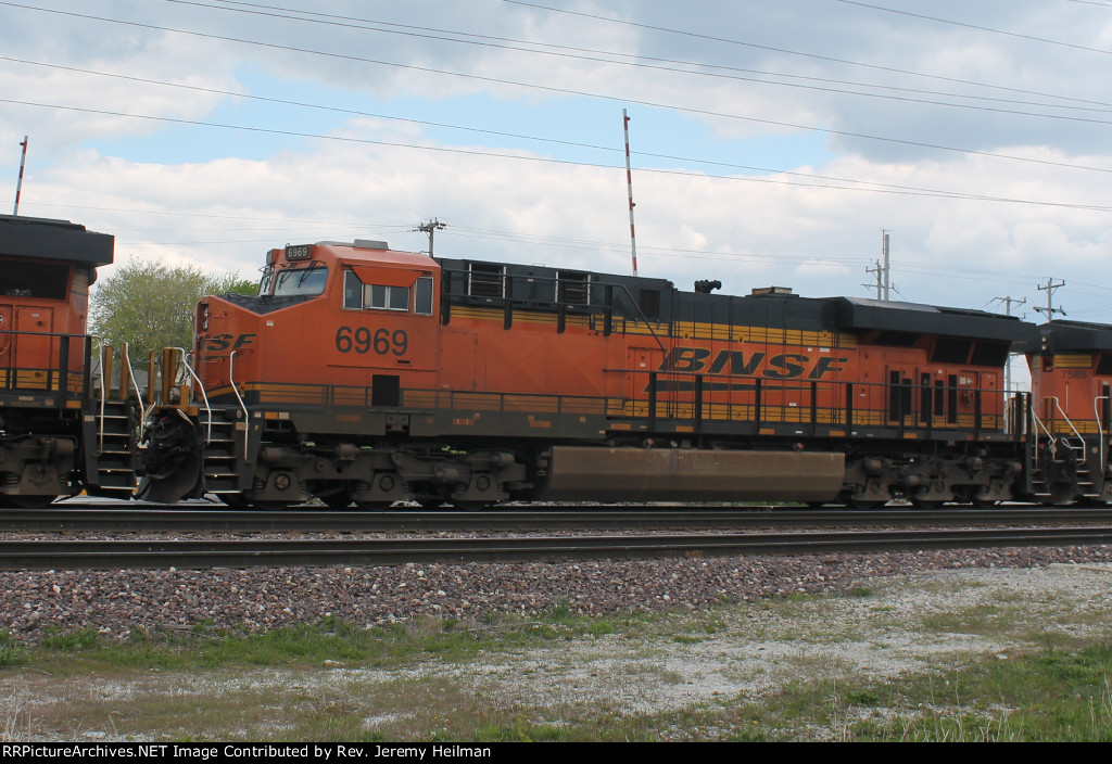 BNSF 6969 (1)